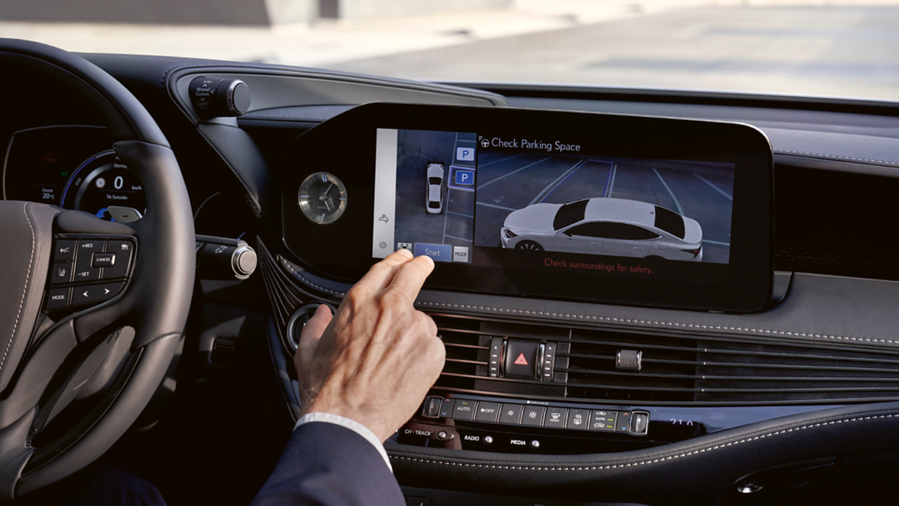 Lexus Link+ Connected Services | Lexus Cyprus