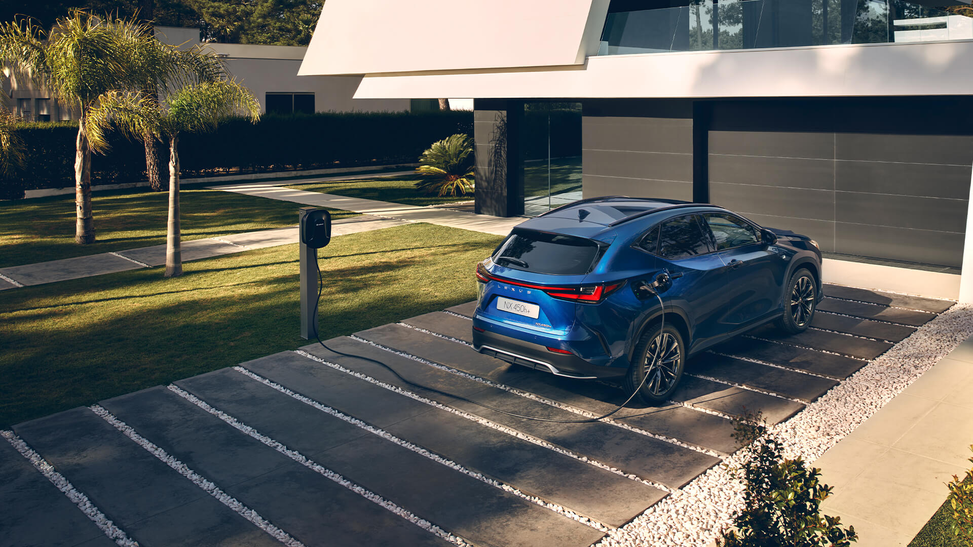 Plug-In Hybrid | Lexus Europe
